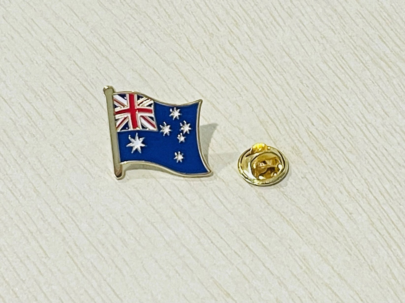 AUSSIE FLAG PIN – Aussie Chiller